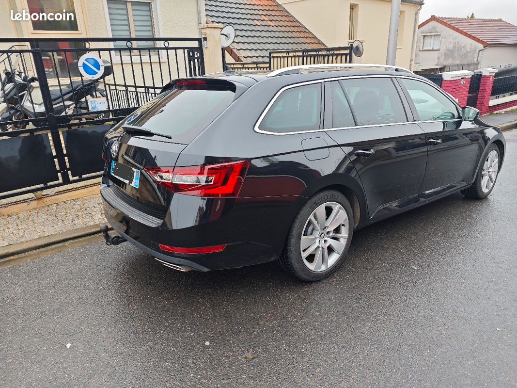 Skoda superb combi style 2.0 tsi 280 4x4 dsg 6 - Voitures
