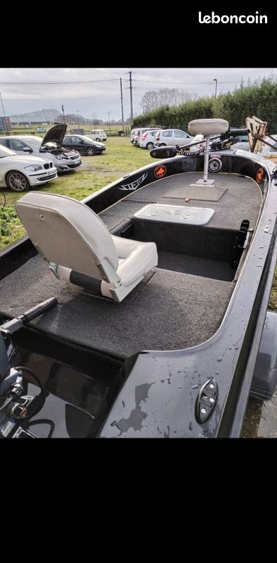 Barque type bassboat neptune 390 - Nautisme