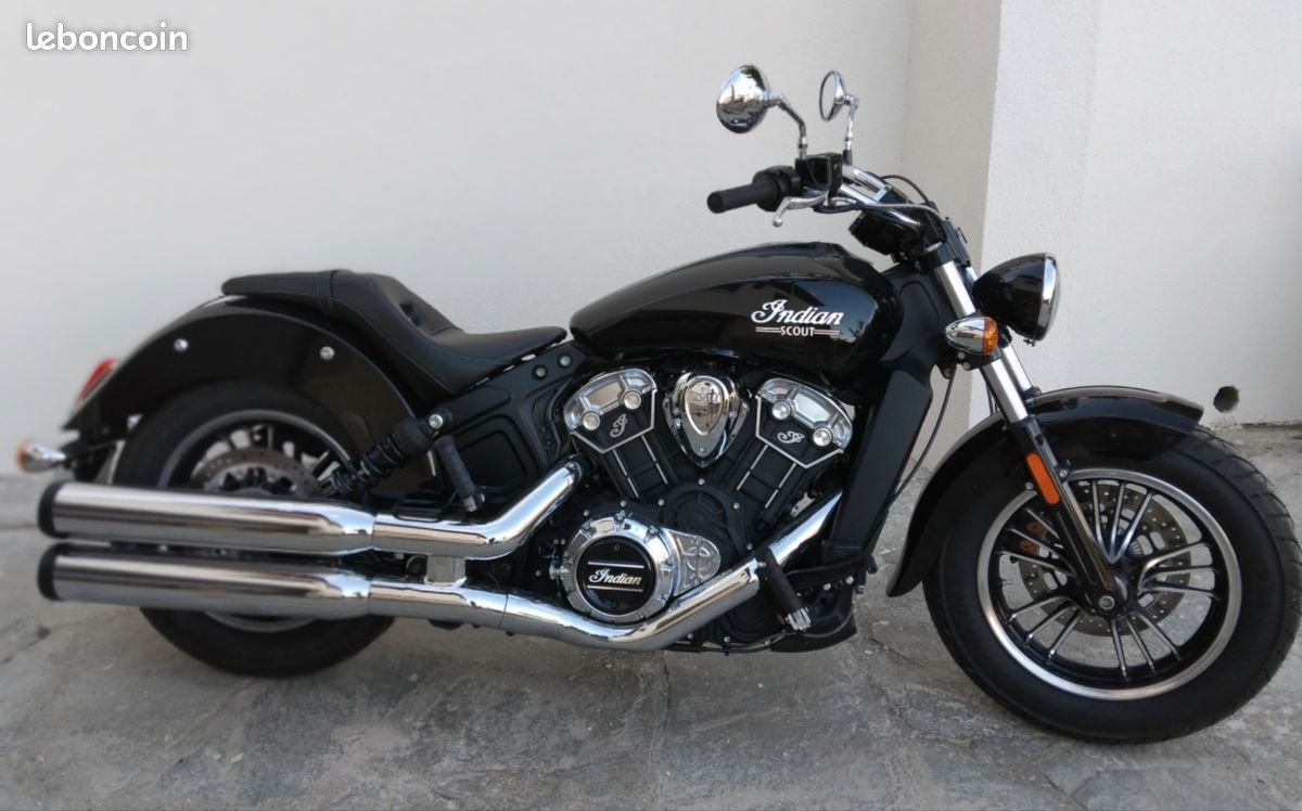 Indian SCOUT bobber 250 kms - Motos