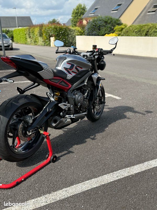 Street triple RS 765 - Motos