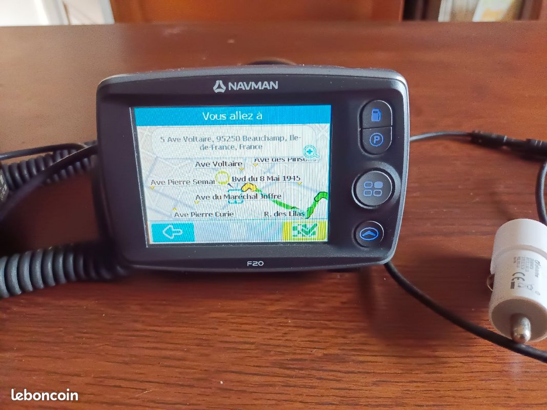 GPS Navman F20 avec support - Équipement auto