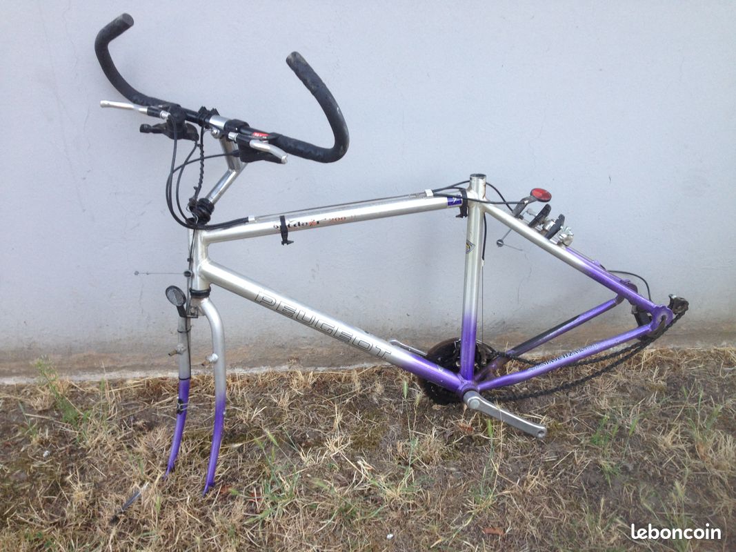 2 cadre vélos MBK & PEUGEOT + plusieurs piéces - Vélos