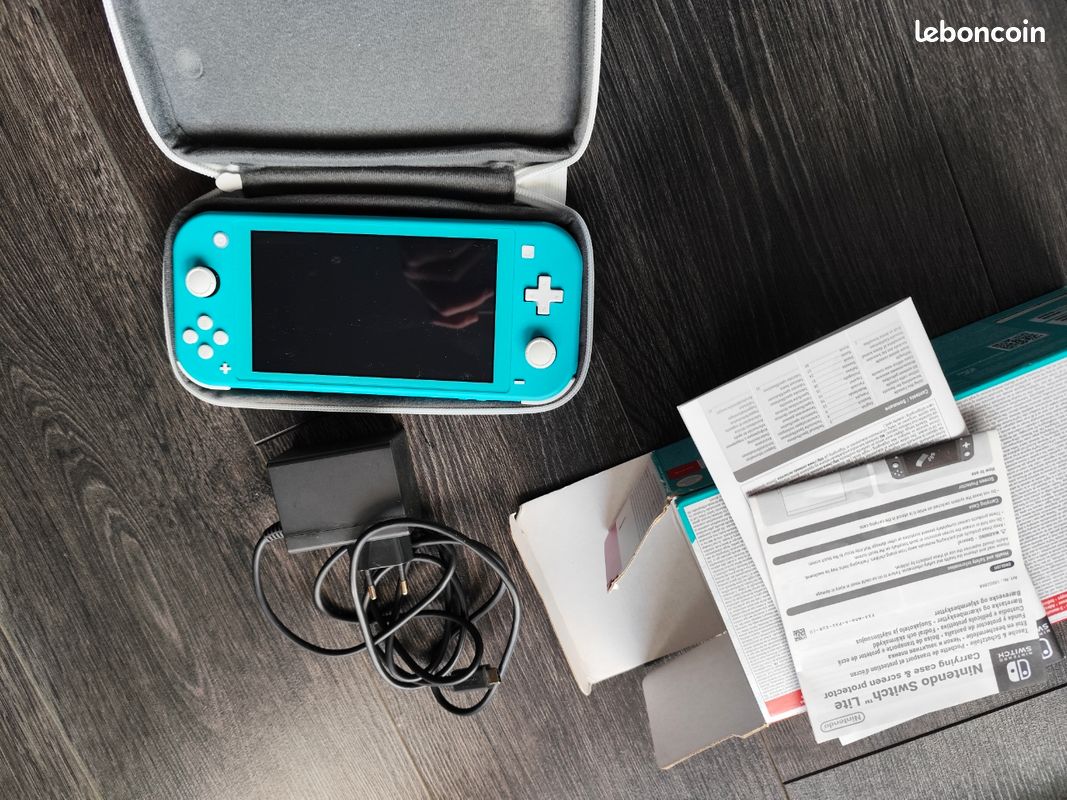 Switch lite bleu - Consoles