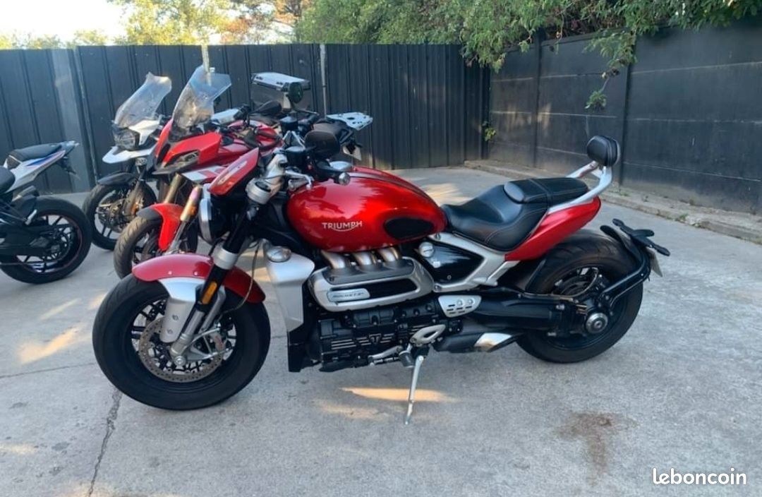Triumph rocket 3r - Motos