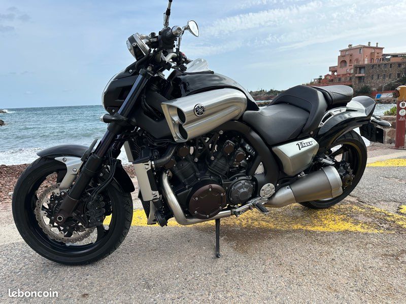 Yamaha vmax 1700 - Motos