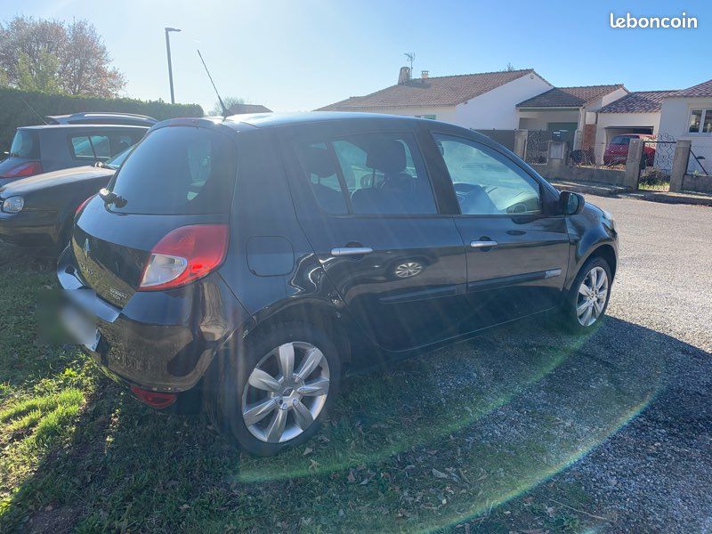 Clio 3 Phase 2 1.5DCI 90cv - Voitures