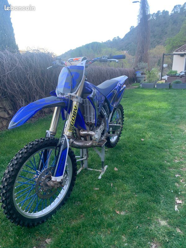 Échange 250 Yz plus TMax 500 - Motos