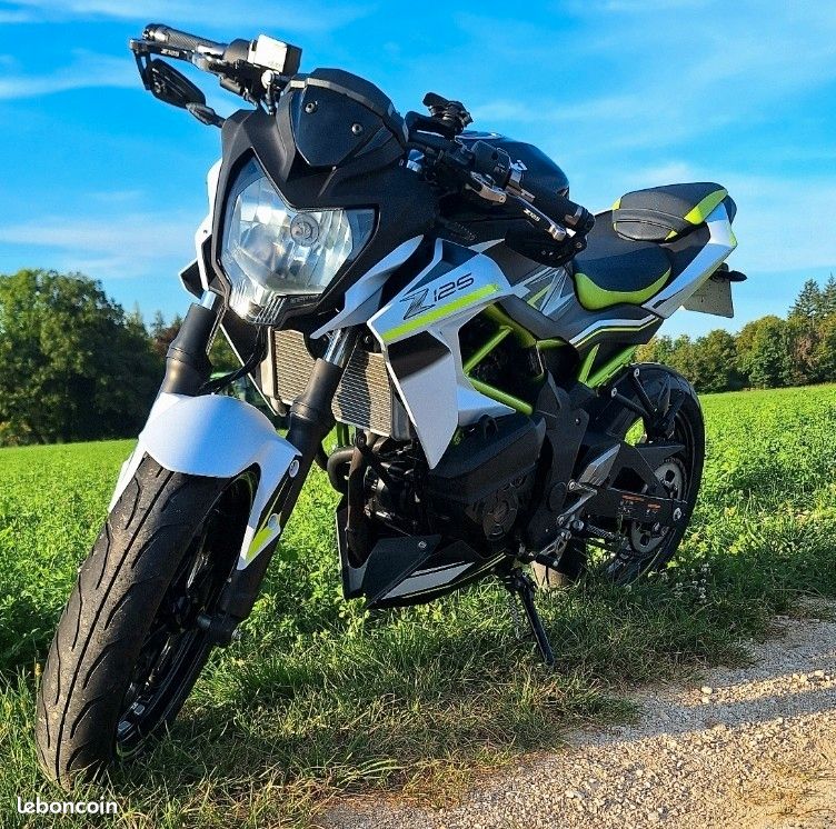 Kawasaki Z125 - Motos