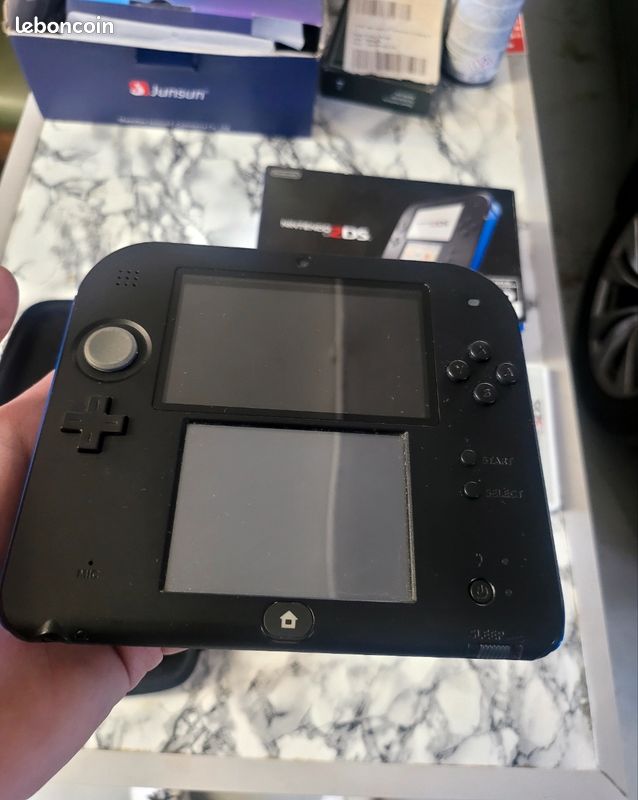 Nintendo 2ds + 2 jeux - Consoles