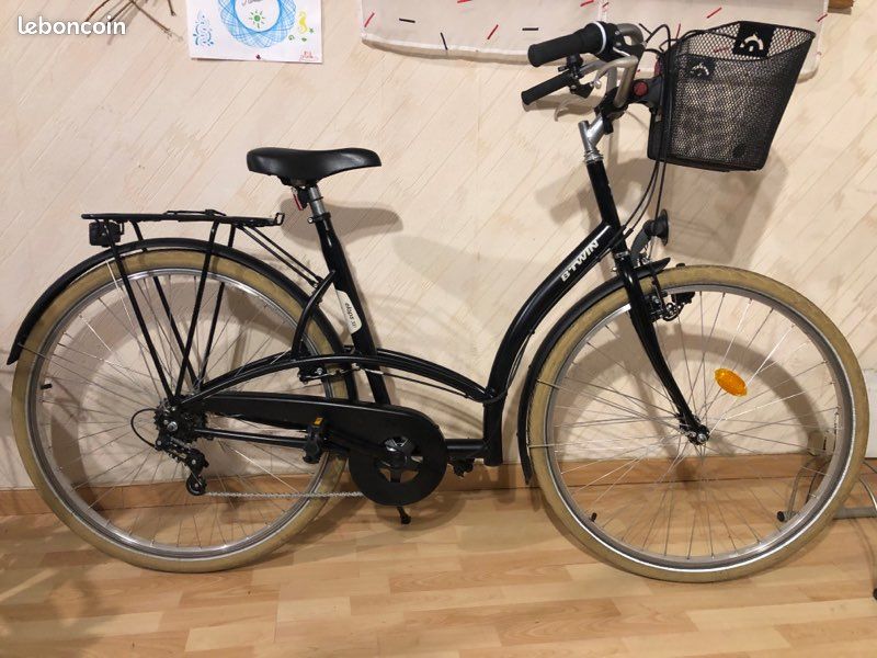 Vélo de ville vtc 28’ décathlon Btwin elops 300 en très bon état - Vélos