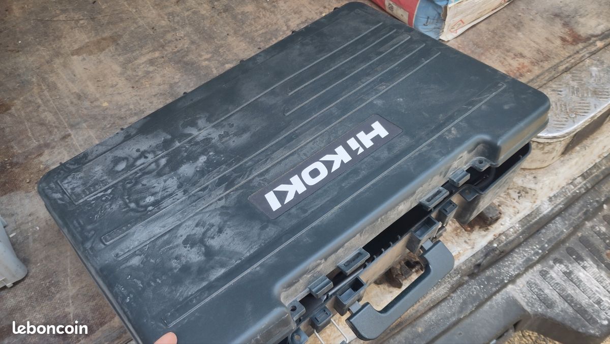 Gros perforateur burineur à louer - Services de jardinerie & bricolage