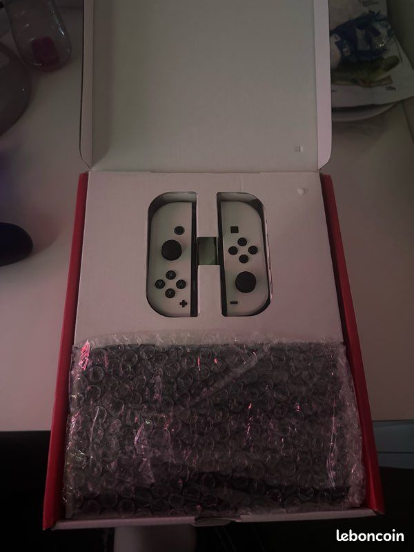 Nintendo switch Oled parfait état - Consoles