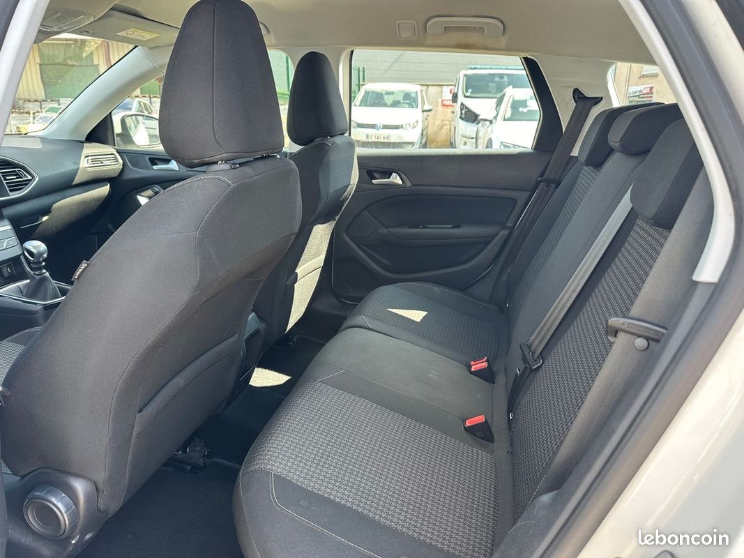 Peugeot 308 SW 1.5BLUEHDI 100CV moteur hs A 3700E - Voitures