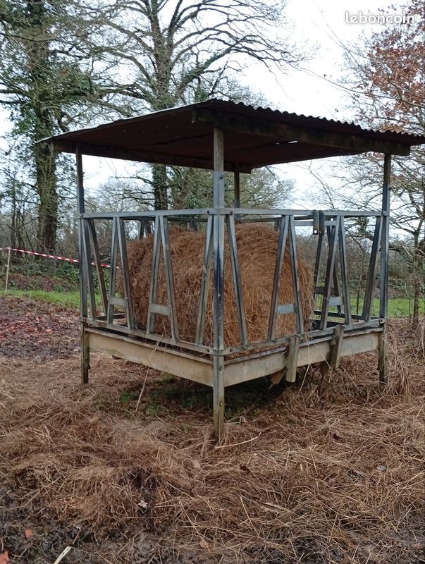 Ratelier a foin - Services aux animaux