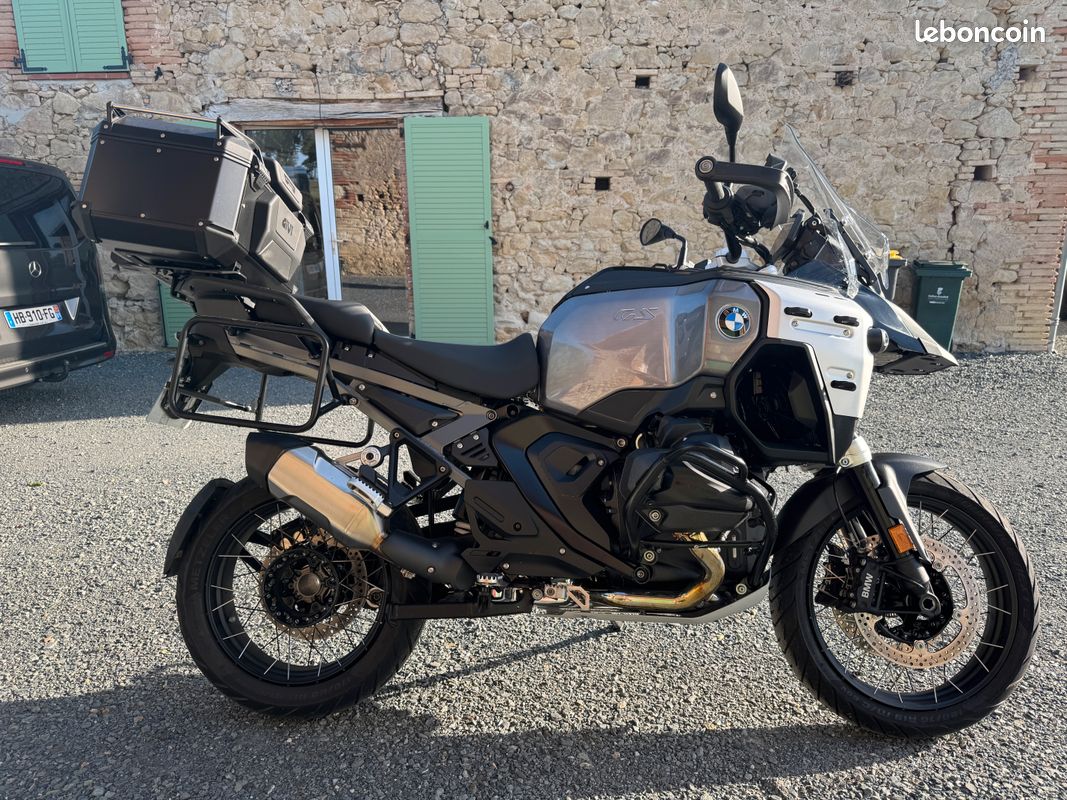 R 1300 GSA (Adventure) TRIPLE BLACK 2025 - Motos