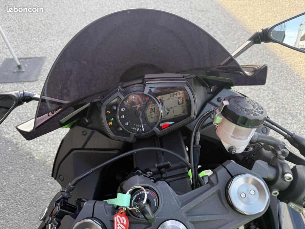 Kawasaki ZX6R 636 cm3 - Motos
