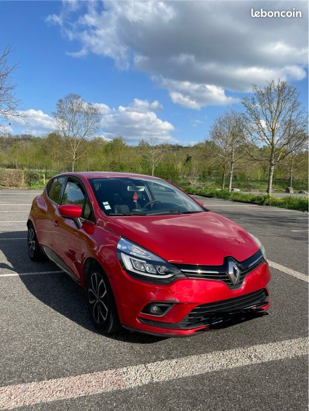Clio 4 2017 toute option - Voitures