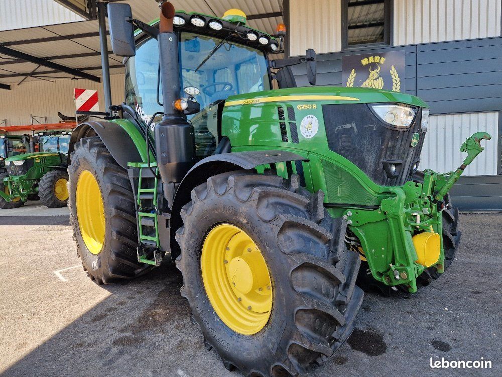 John Deere 6250R Premium- Cde Pro 50 - PDF Avant - - Tracteurs