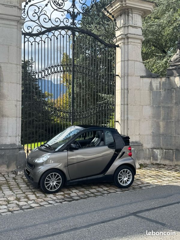 Smart for two décapotable grise et noire - Voitures