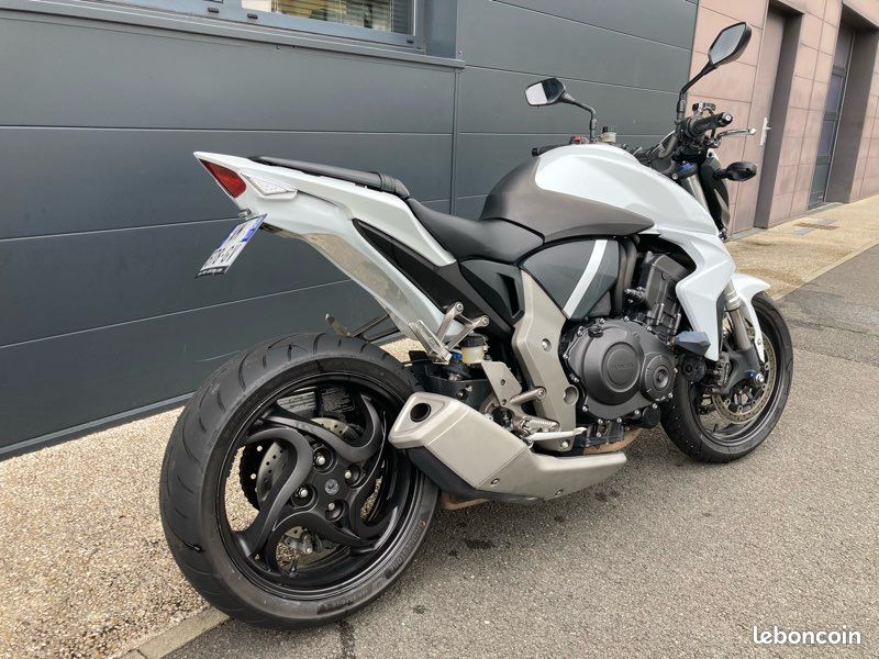 Honda CB1000R – 2009 –très bonne état – CT OK - Motos