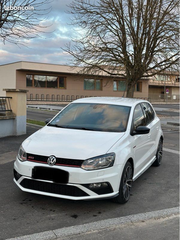 Volkswagen Polo 5 GTI 1.8 TSI 192 ch - Voitures