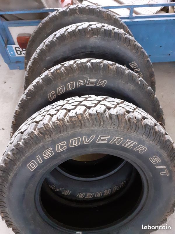 Pneu 4x4 - Équipement auto