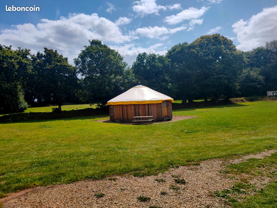 Yourte en bois 4,6 personnes entre mer et campagne - Locations saisonnières