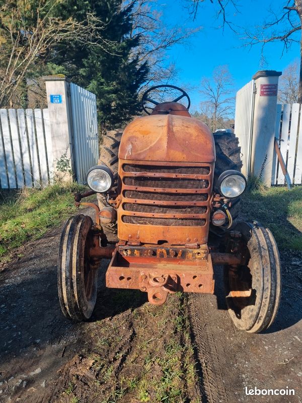 Tracteur Renault D22 - Tracteurs