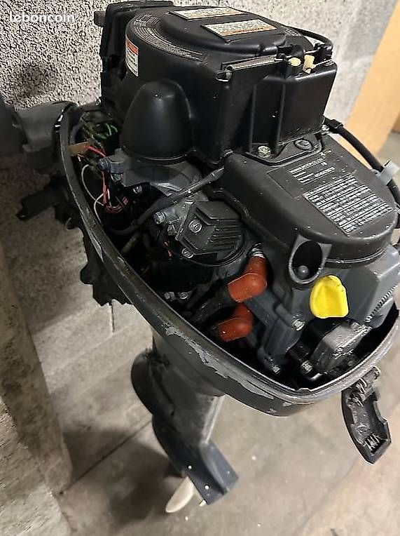 Je vends moteur YAMAHA 8 CV 4-temps en parfait état - Nautisme