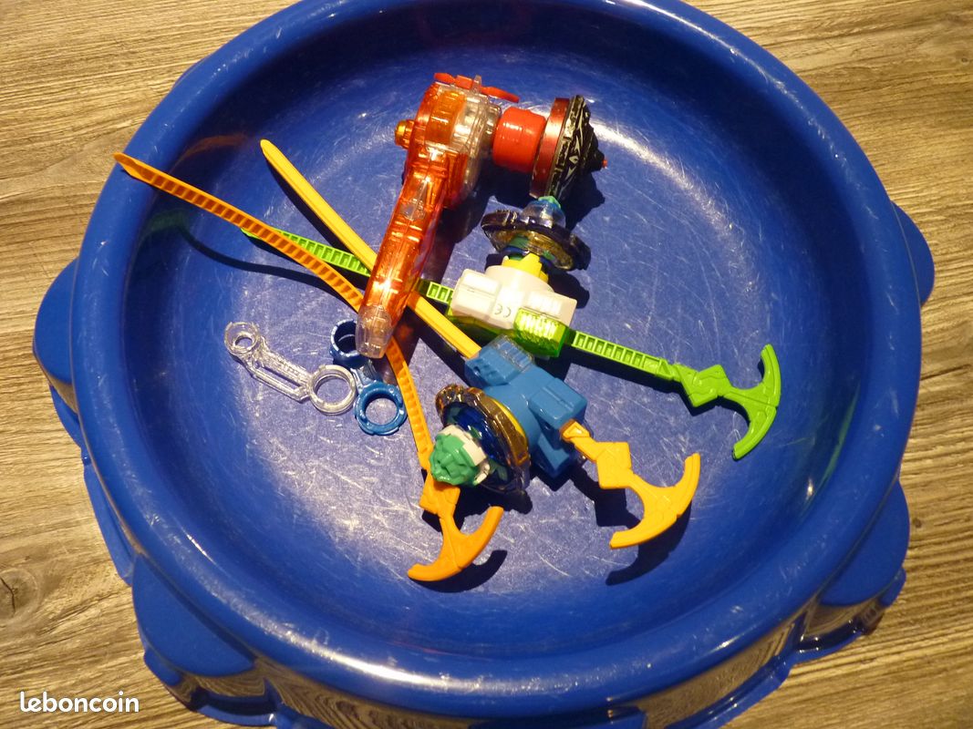 Infinity Nado - Arène de Combat Battle Set + 3 toupies - Jeux & Jouets