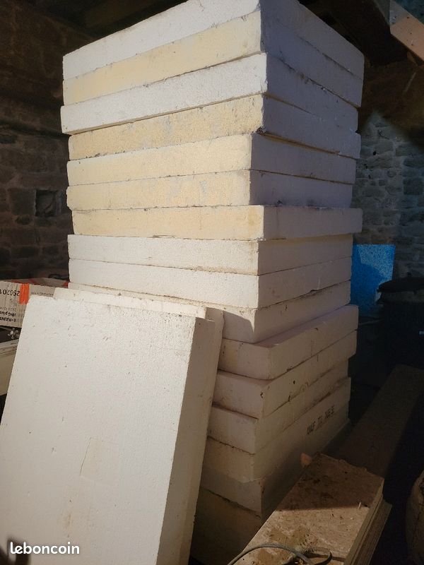 Plaques de polystyrène expansé isolant - BTP - Chantier gros-oeuvre
