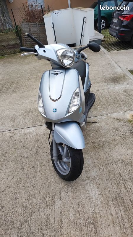 Piaggio fly 2t - Motos