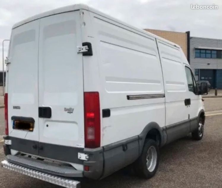 Location camionnette pas chère 13m3 :) - Services de déménagement