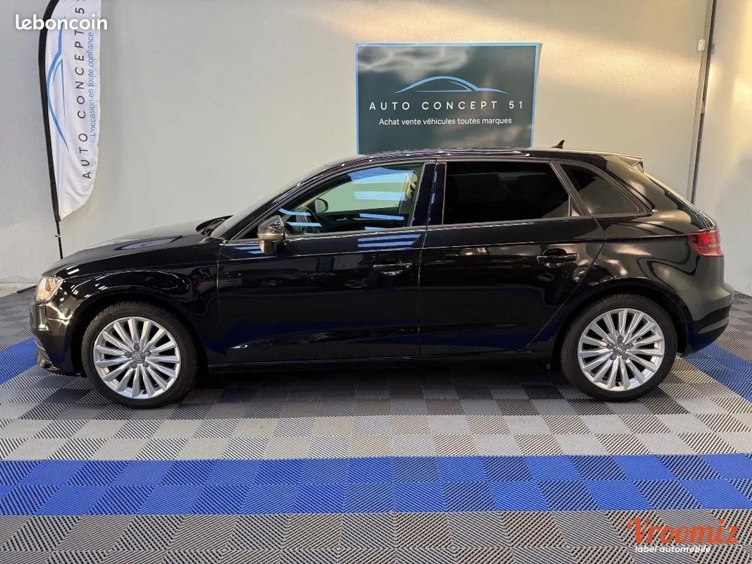 Audi A3 2.0 TDI 150 AMBIENTE S-TRONIC BVA - Voitures
