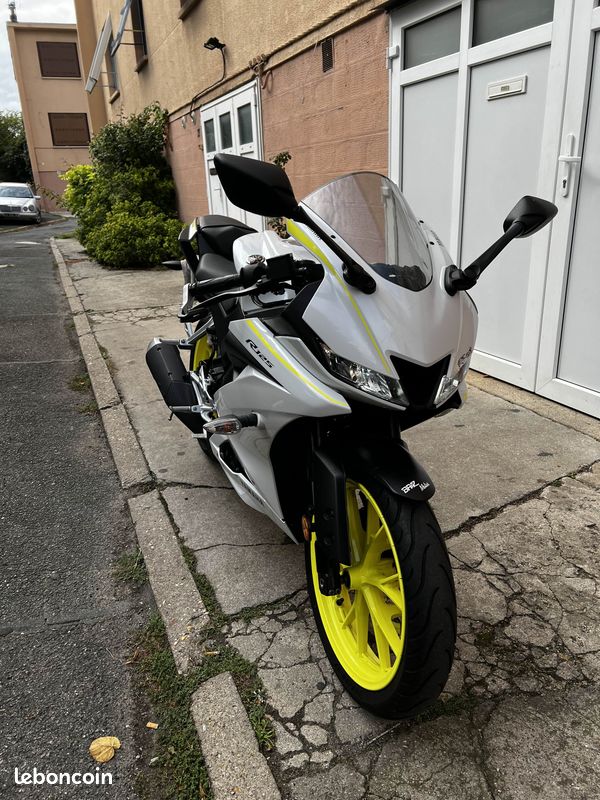 Yamaha yzf r125 - Motos