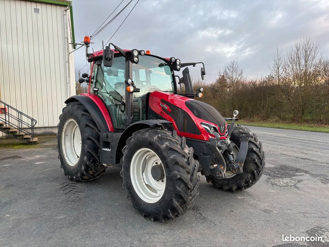 Valtra G135 - Tracteurs
