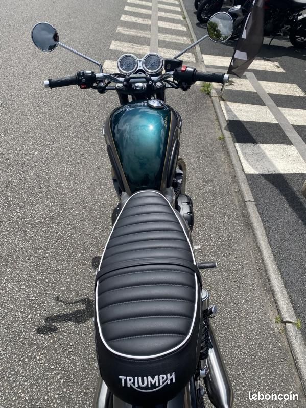 Triumph Bonneville T100 900 cm3 - Motos