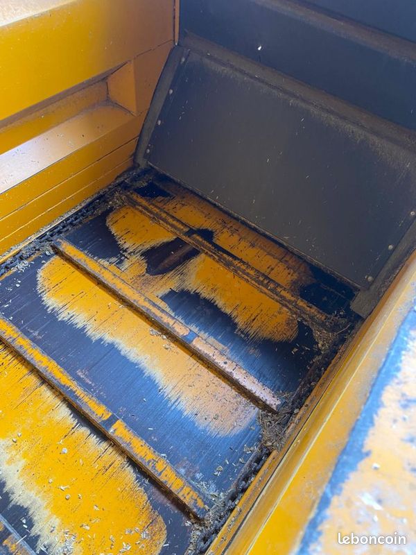 Lucas POLYFEED 12 - Matériel agricole