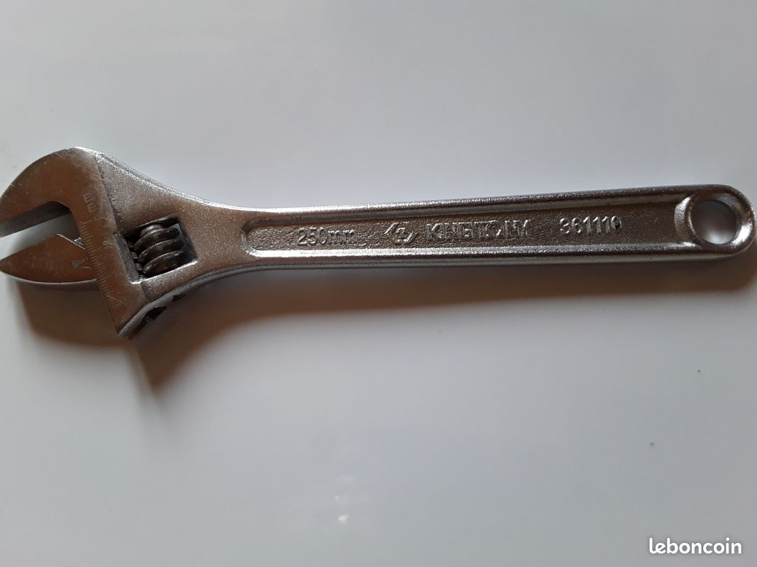 Clé a molette - Bricolage