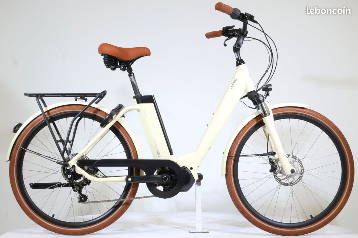O2Feel IVOG 6 2024 en taille S, vélo électrique, vélo de ville/VTC ...