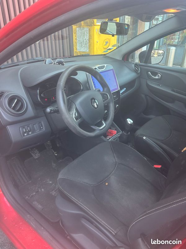 🚗 Clio 4 – 2017 – 120 000 km – 7 800 - Voitures