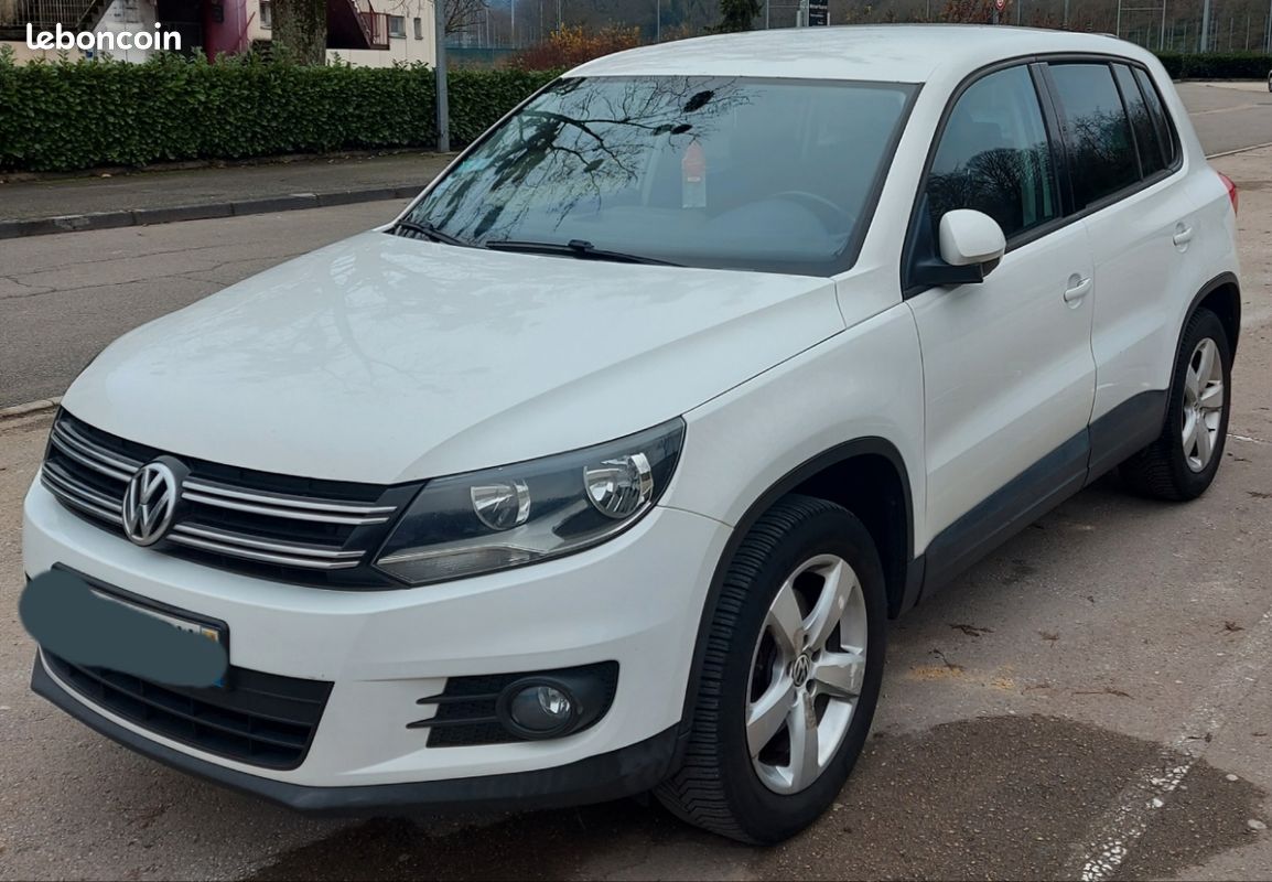 Tiguan blanche BlueMotion - Voitures