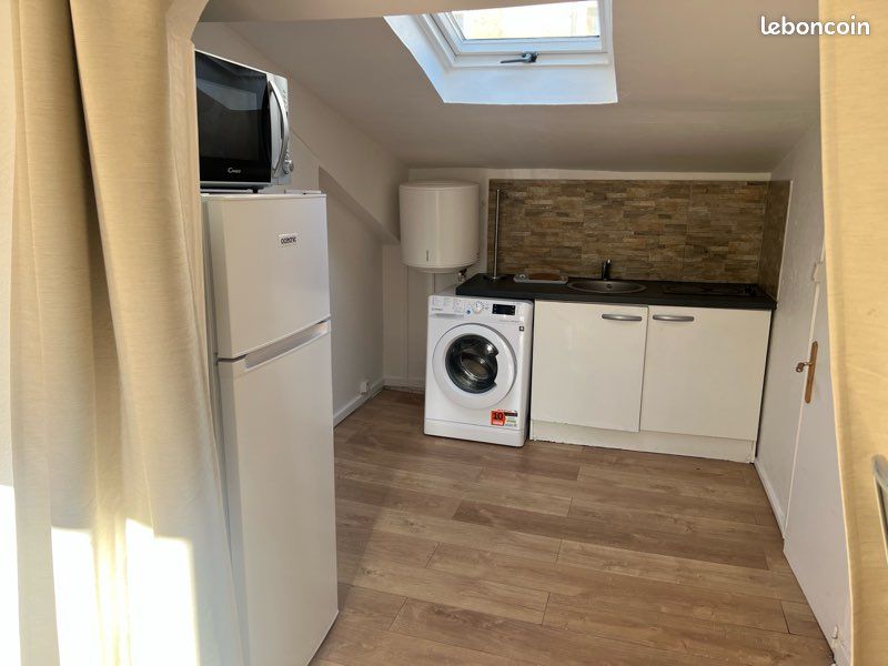 Appartement F1 MEUBLÉ Nancy LIBRE DE SUITE place des Vosges en arrière ...