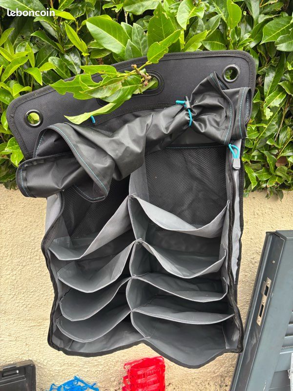 Range chaussures THULE pour soute camping car - Équipement caravaning