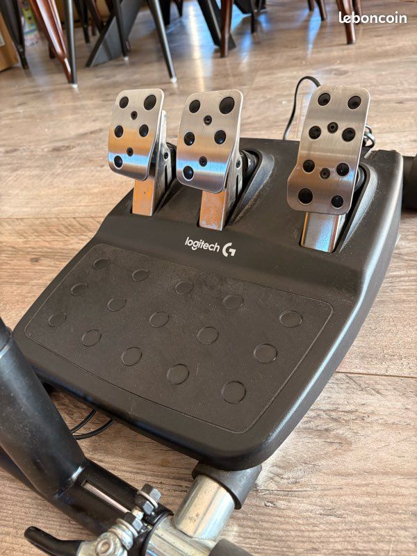 Logitech G29 volant + levier vitesse + support - Jeux vidéo
