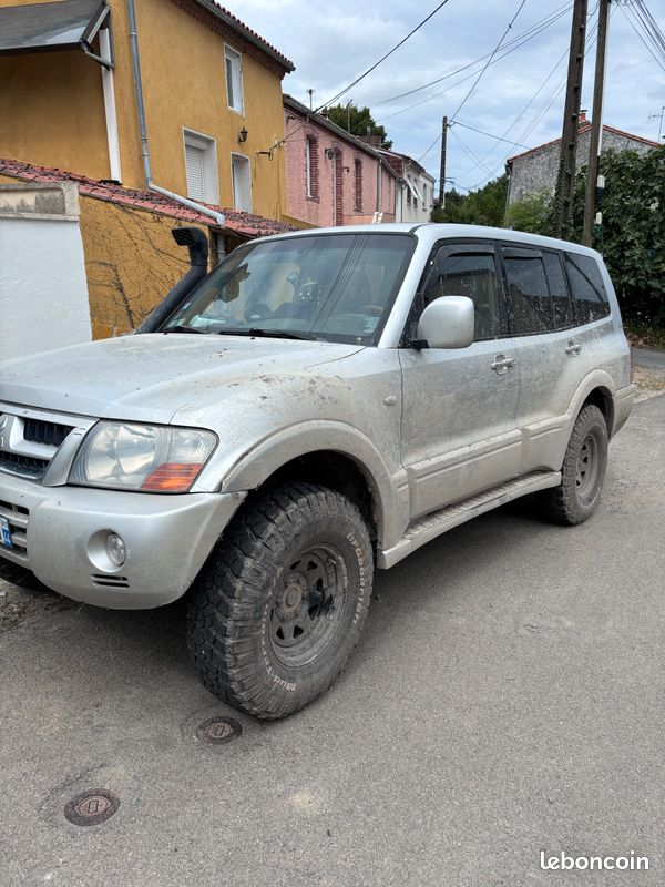 Mitsubishi pajero 3.2DID - Voitures