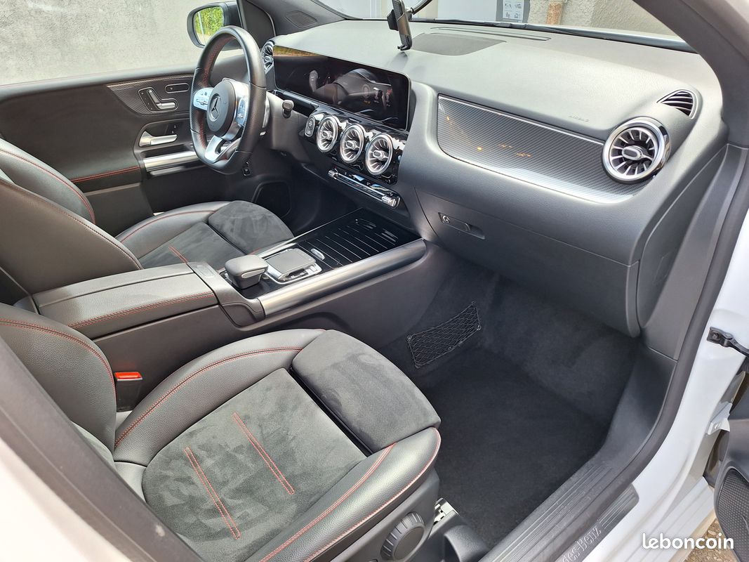 Mercedes-Benz B200 AMG LINE - Voitures