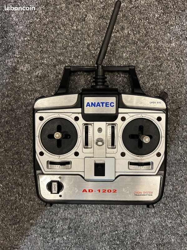 Bateaux amorceur ANATEC PAC BOAT START'R +Echosondeur LUCKY 918 - Sport ...