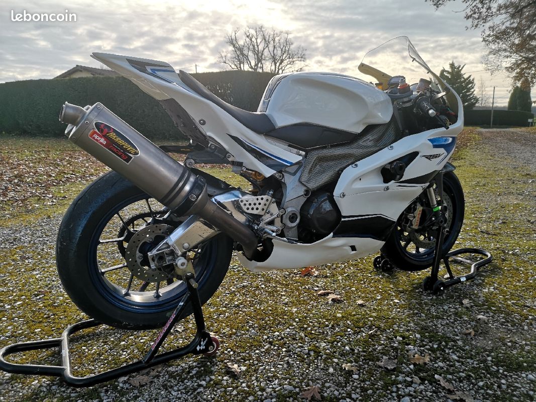 Aprilia rsv 1000 r route et piste - Motos