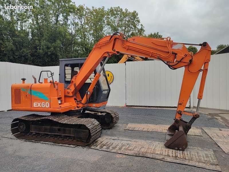 Hitachi EX60 - BTP - Chantier gros-oeuvre
